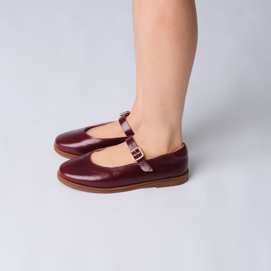 Dottie MJ Flats – Renegade Folk